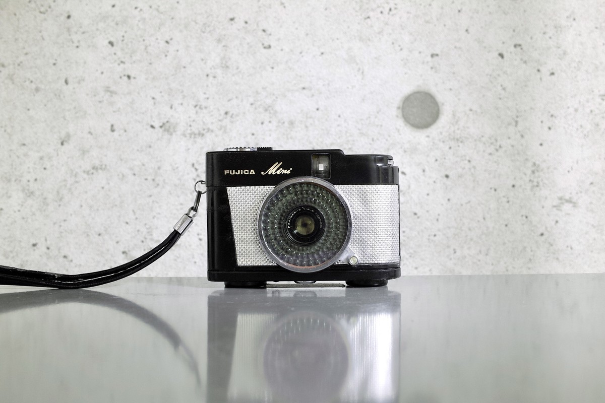 FUJICA Mini | ヨアケマエカメラ