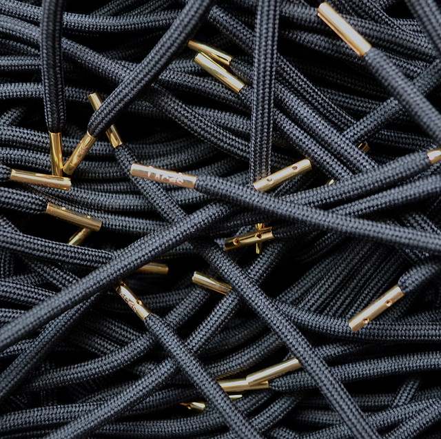 ROPE LACES SOLID/METAL TIP "BLACK/METAL GOLD" | LACES